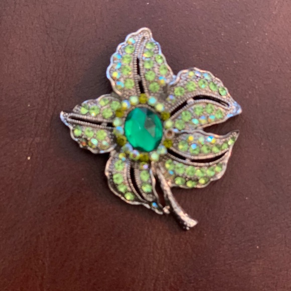 Jewelry | Broaches Set Of 2 Pins Green Jewel | Poshmark